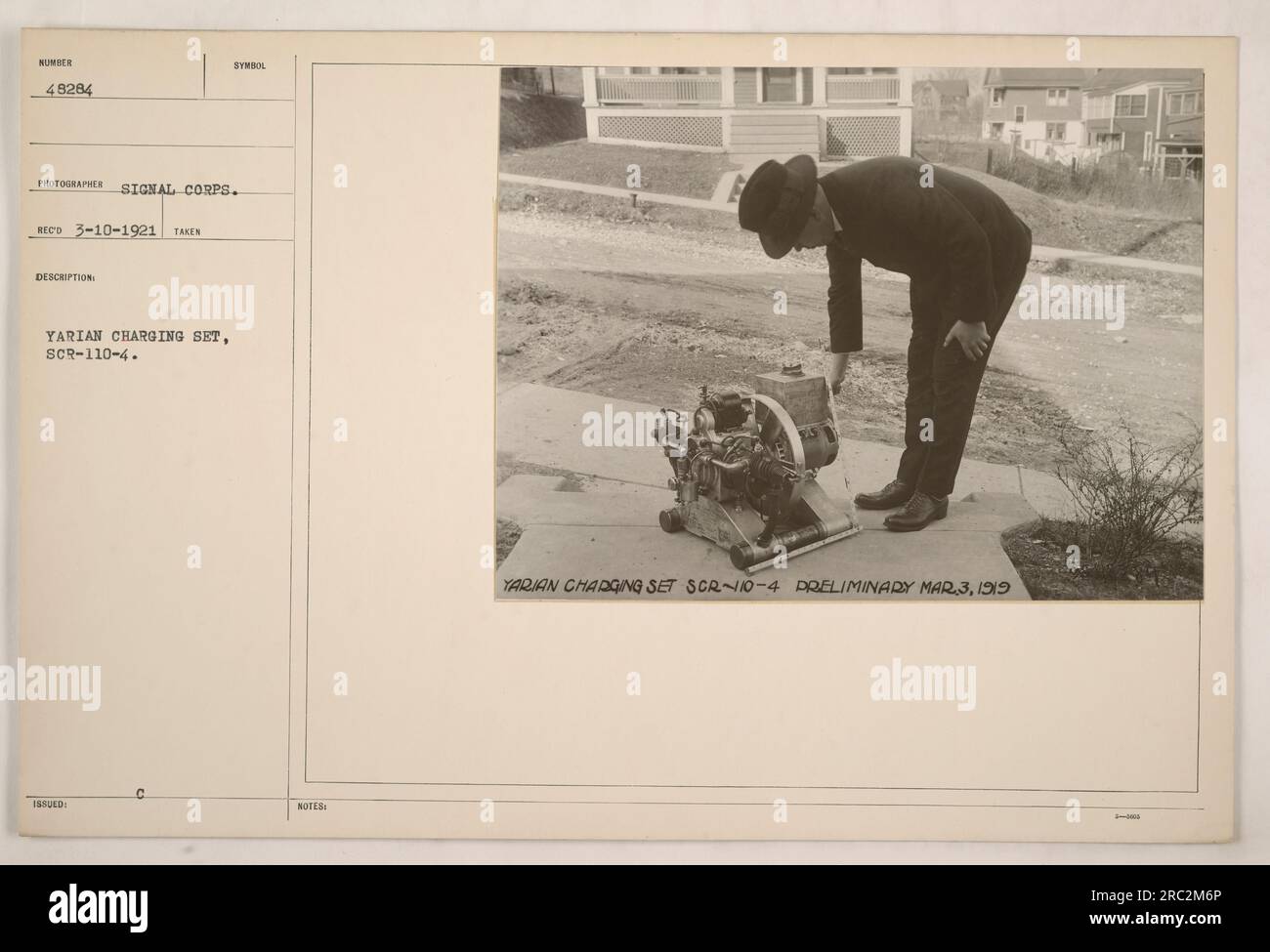 Soldiers using the Yarian Charging Set SCR-110-4 during World War One ...