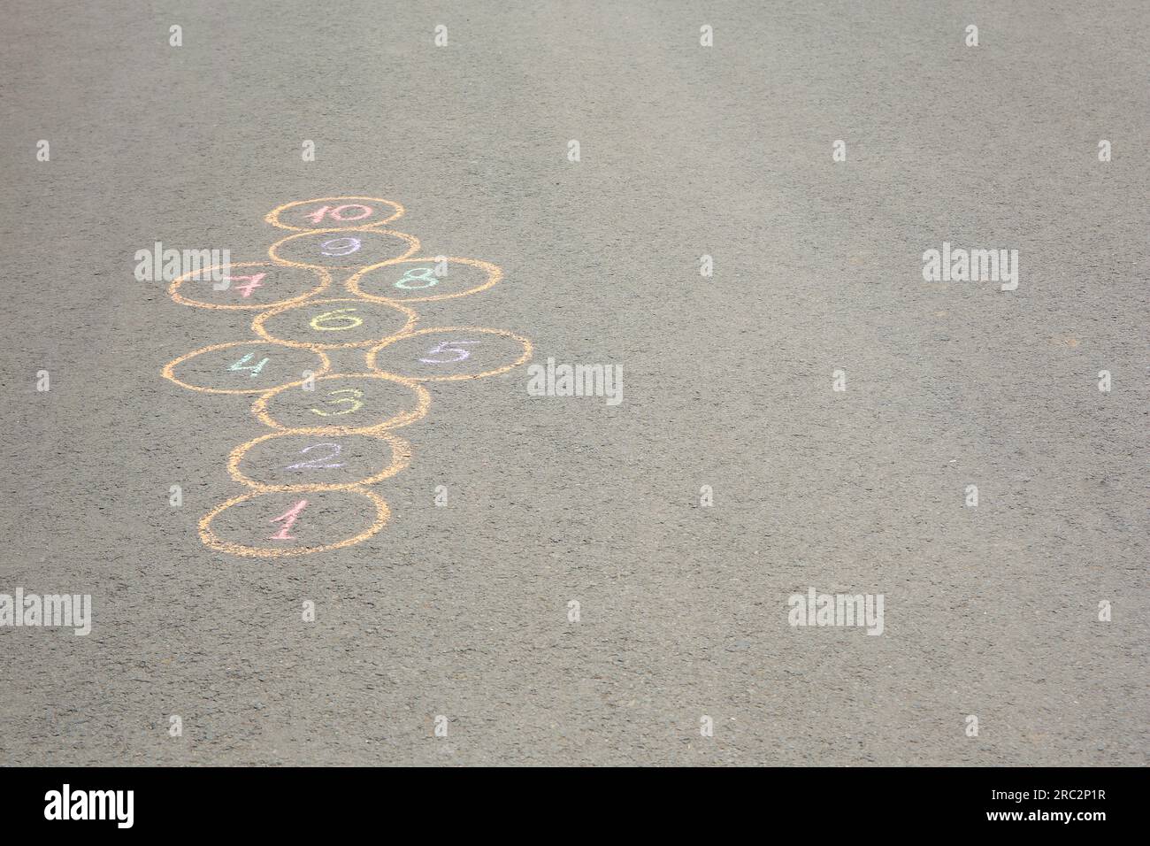 Chalk circle pavement hi-res stock photography and images - Alamy