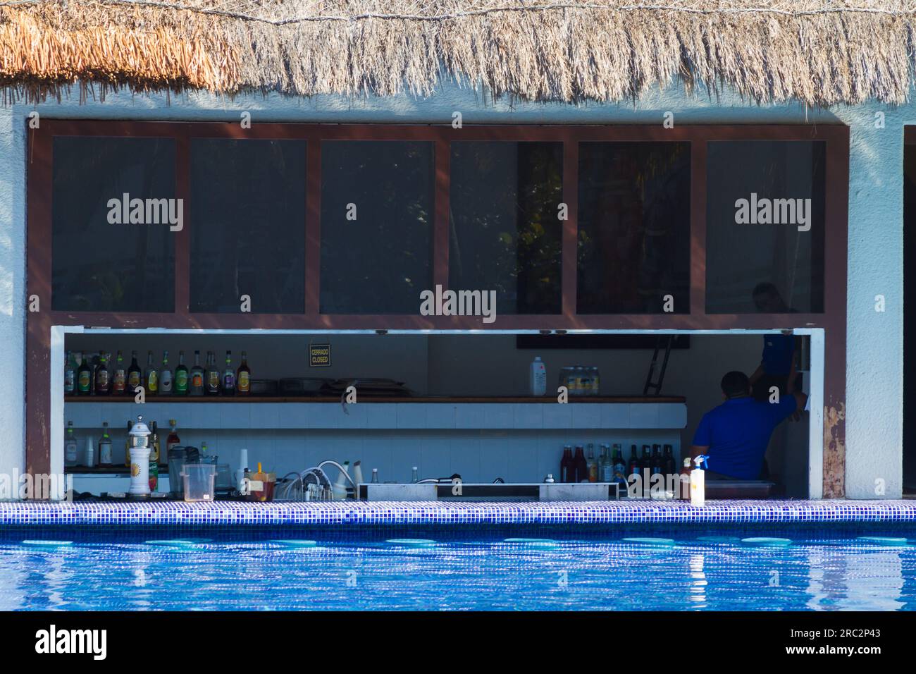 Cancun mexico pool bar hi-res stock photography and images - Alamy