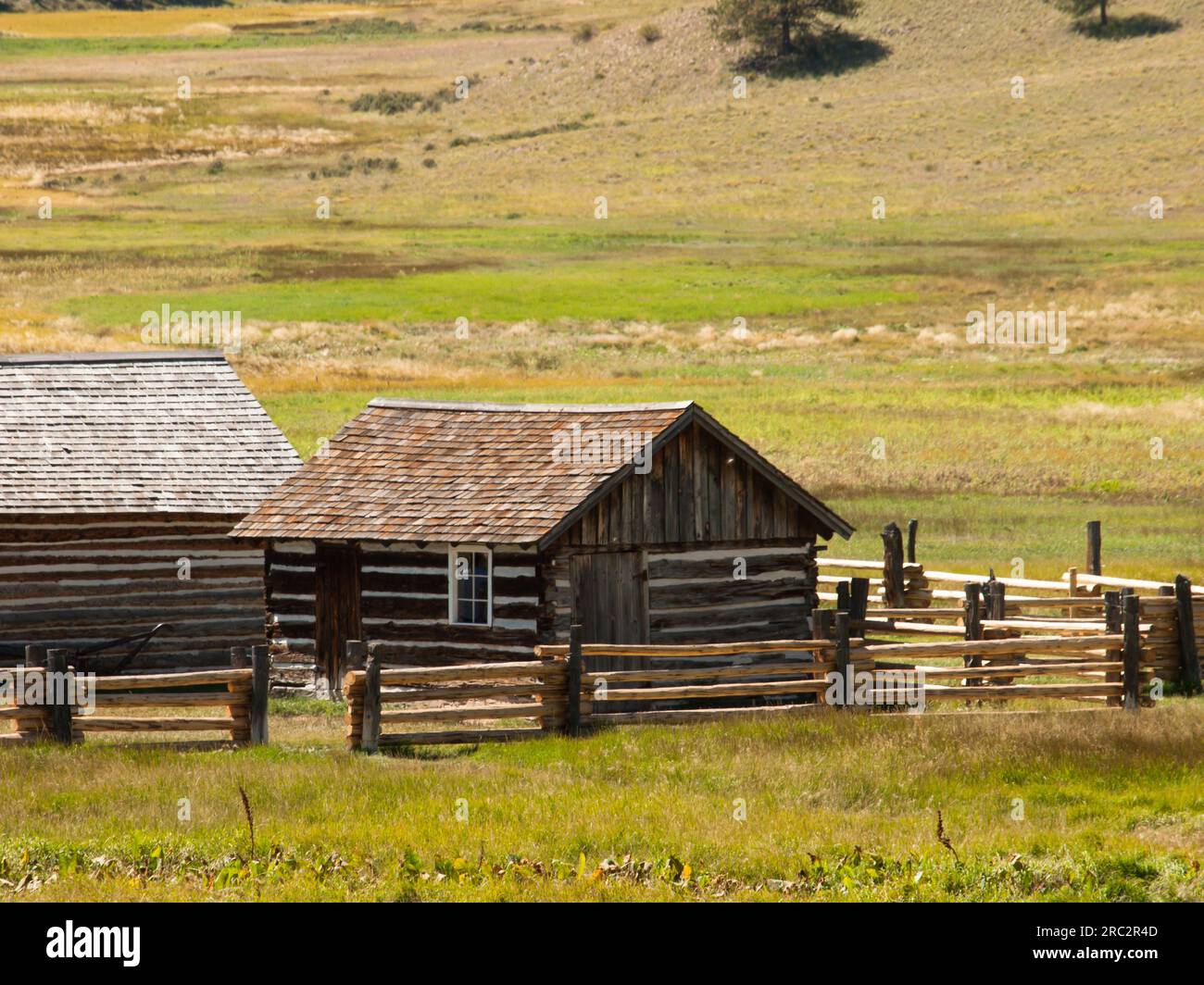 Rustic log cabin on the farm Stock Photo - Alamy