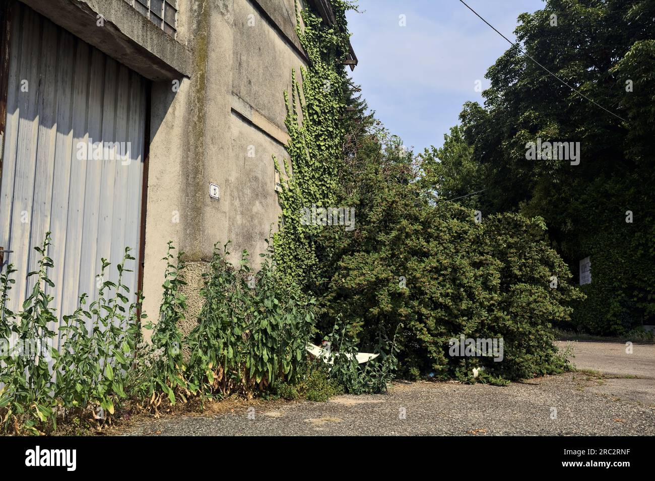 Italian warehouse hi-res stock photography and images - Alamy