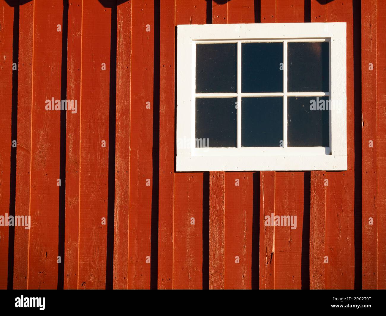 Old Red Barn Stock Photo - Alamy
