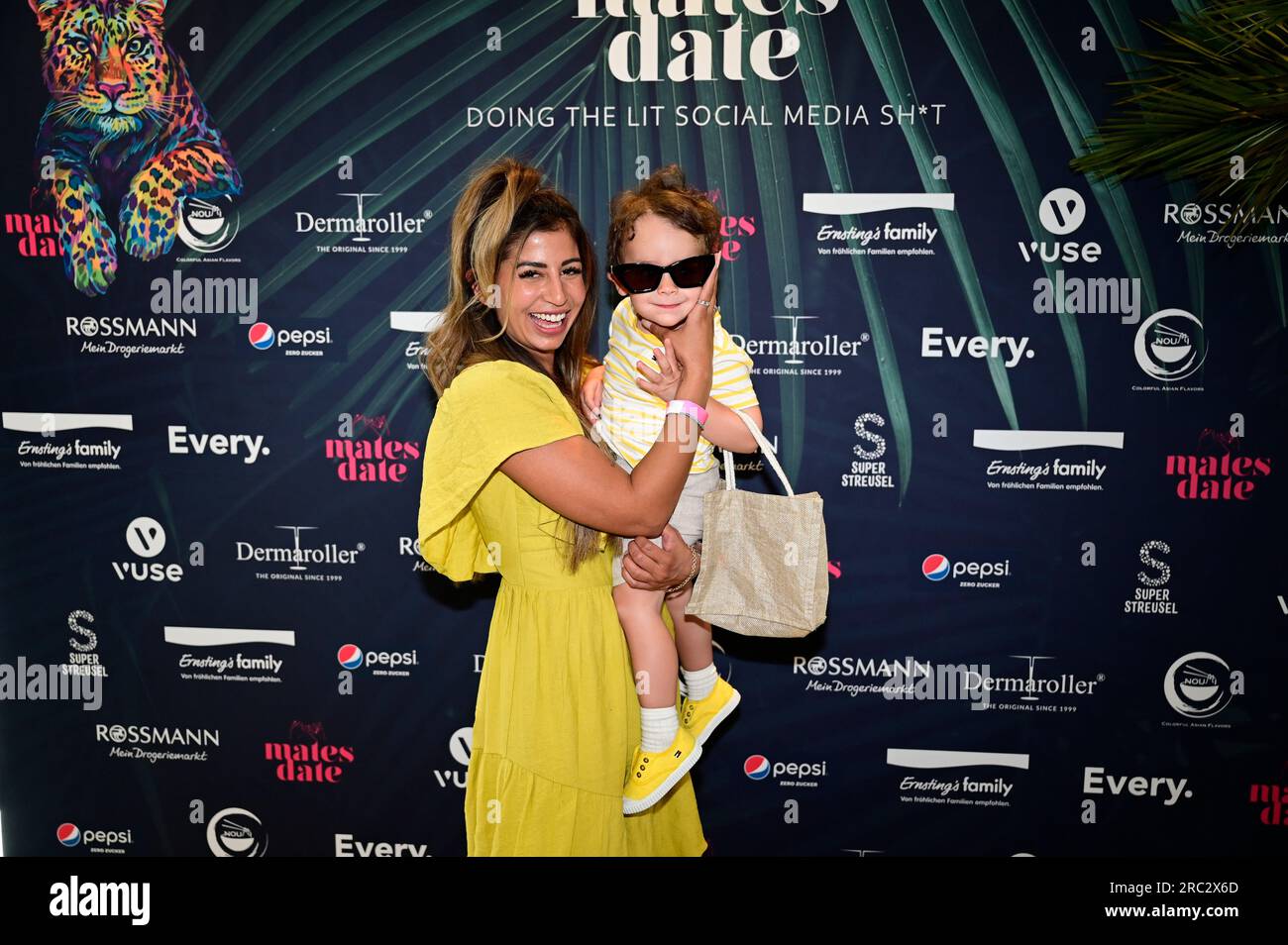Evanthia „Eva“ Benetatou mit Sohn George beim Mates Date Influencer ...