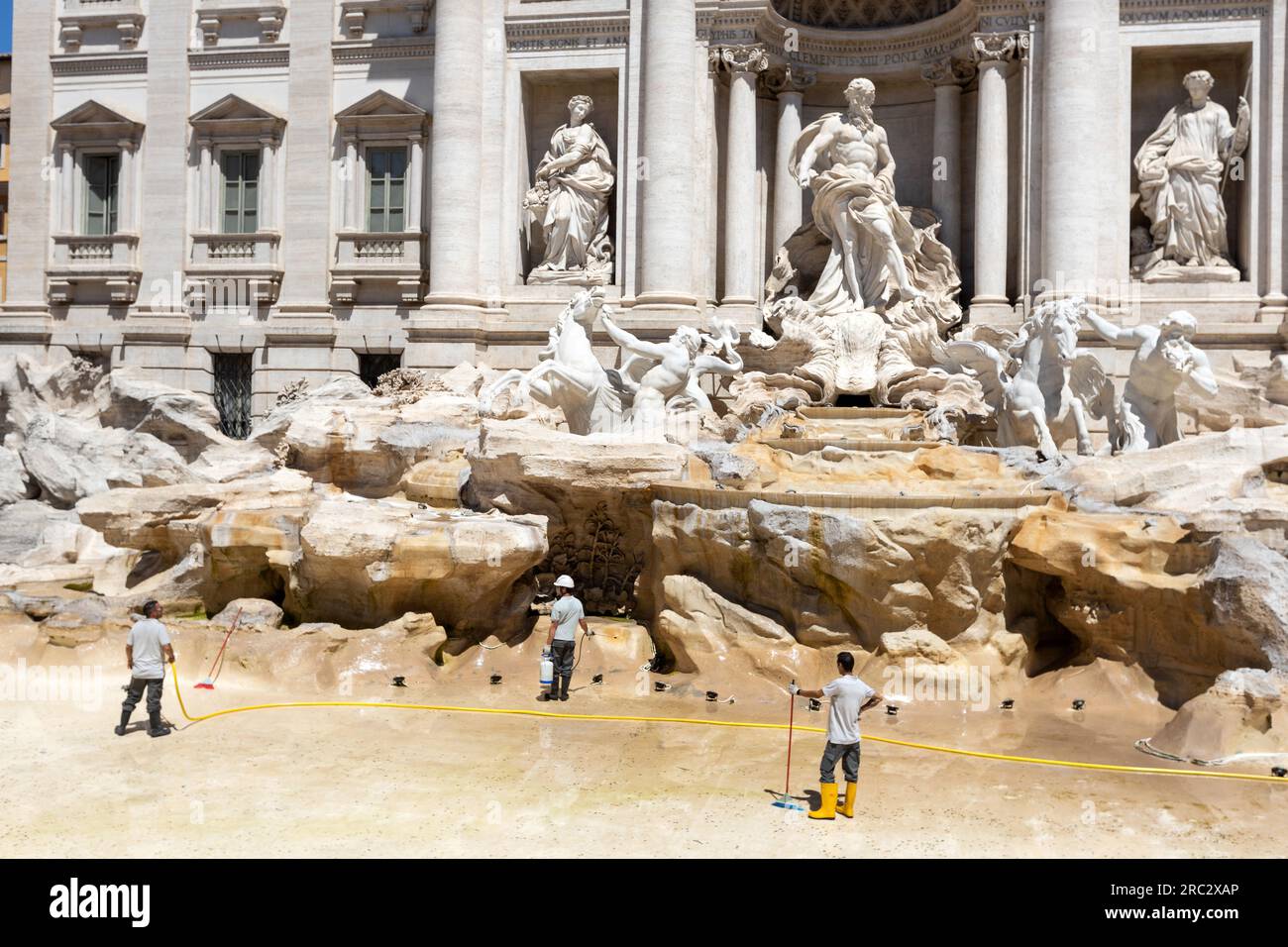 Even when empty the Trevi Fountain is a magnificent visitor attraction ...
