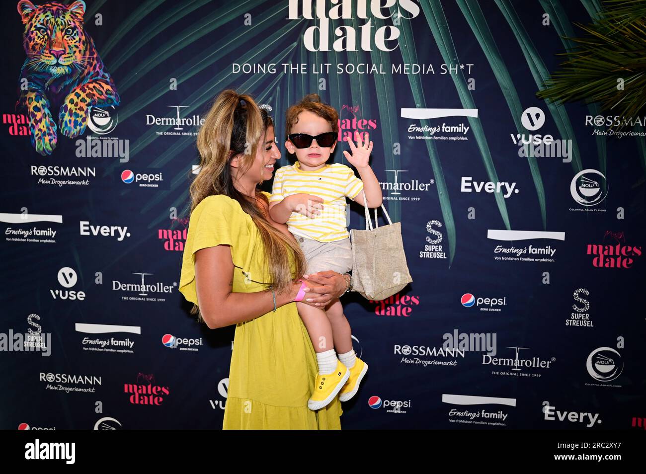 Evanthia „Eva“ Benetatou mit Sohn George beim Mates Date Influencer ...