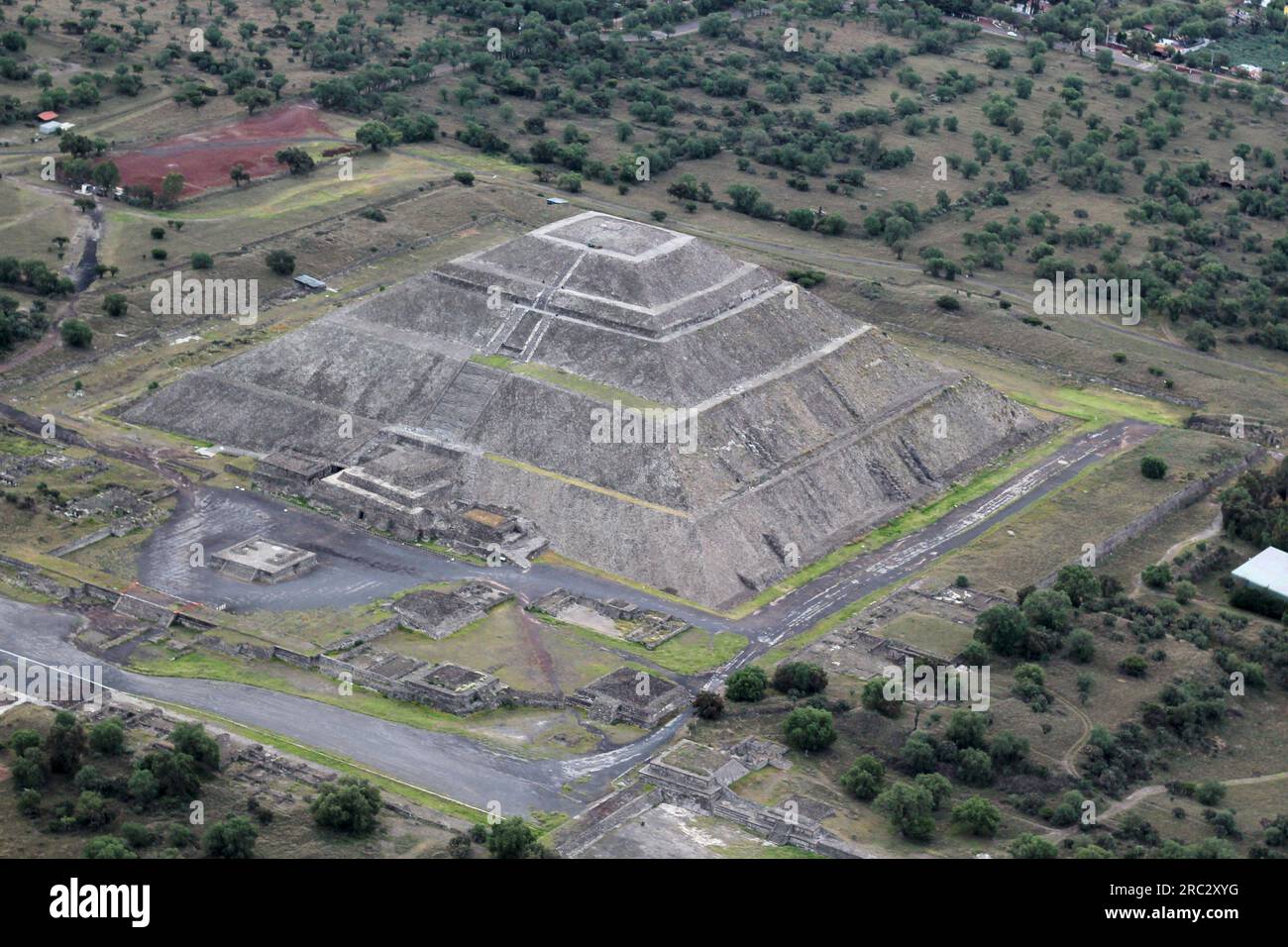 Aerial view of pyramid of the sun and archaeological site in ...