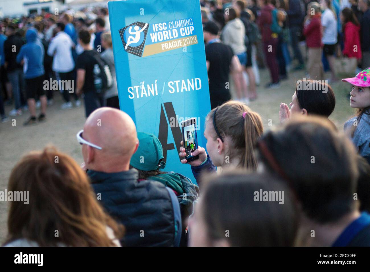 Full stands hi-res stock photography and images - Alamy