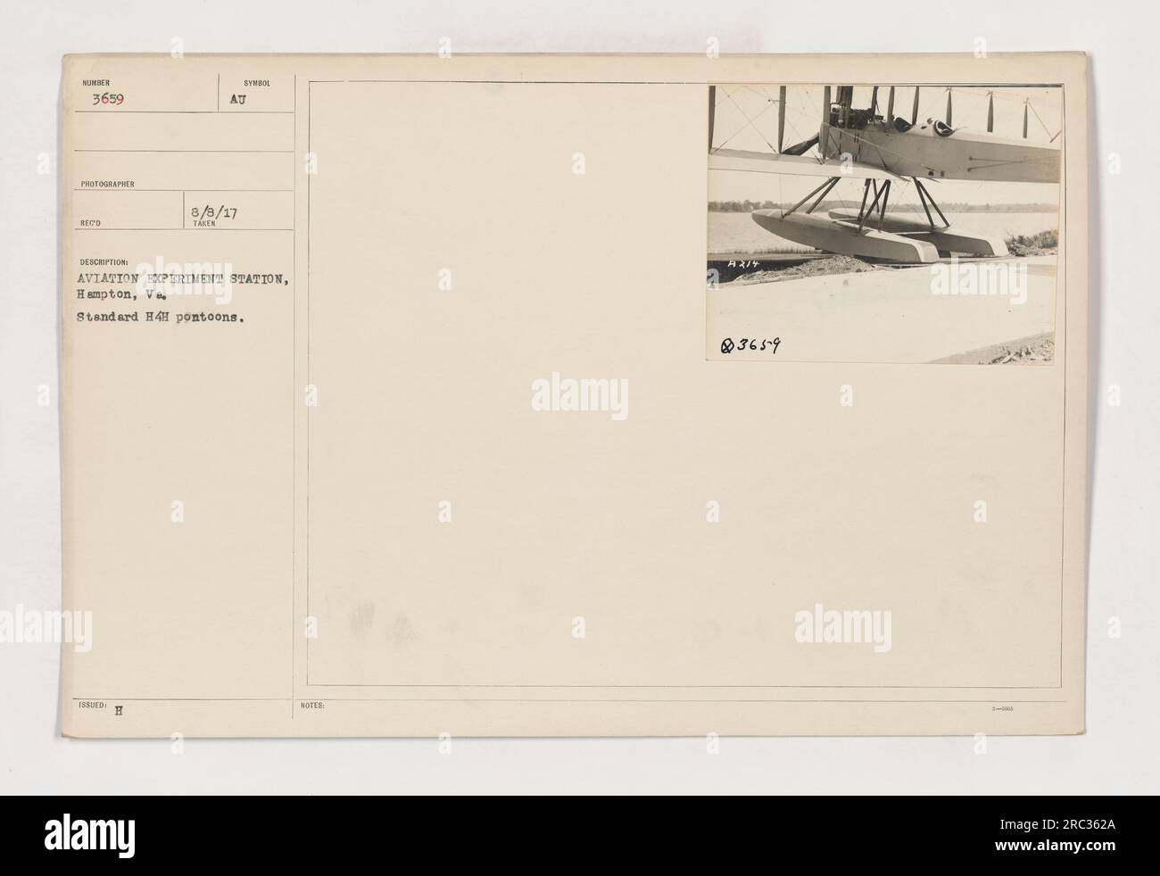 Standard h4h pontoons hi-res stock photography and images - Alamy