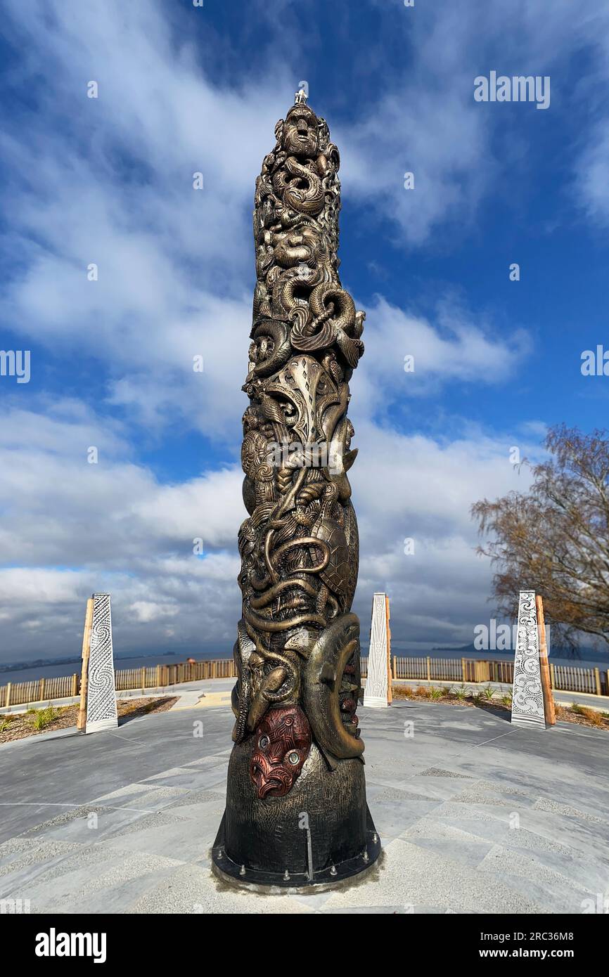 Maori totem pole on the waterfront of Taupo, North Island, New Zealand ...