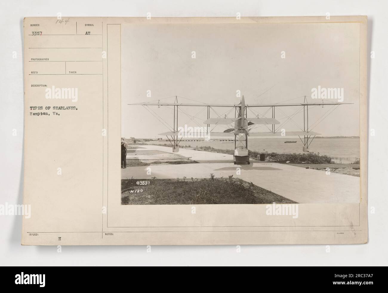 Types of seaplanes hi-res stock photography and images - Alamy