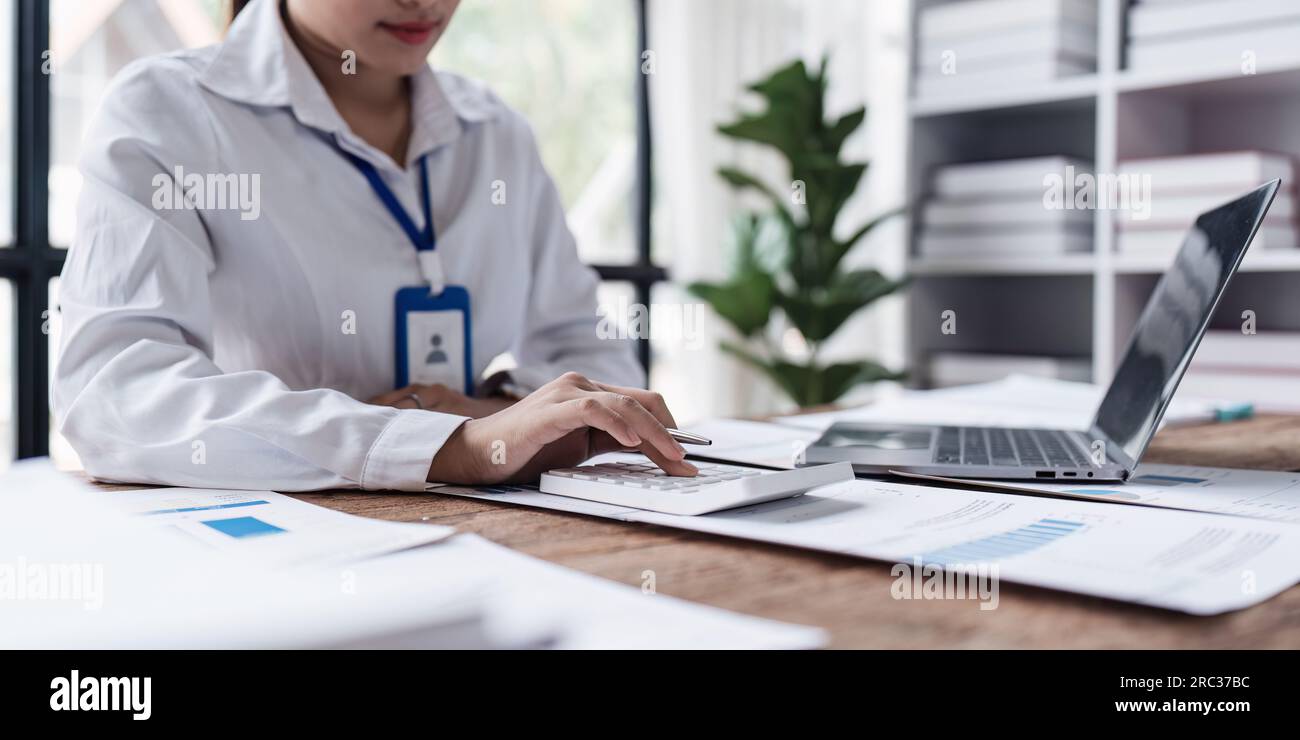 Professional analysis of business people success to make marketing ...