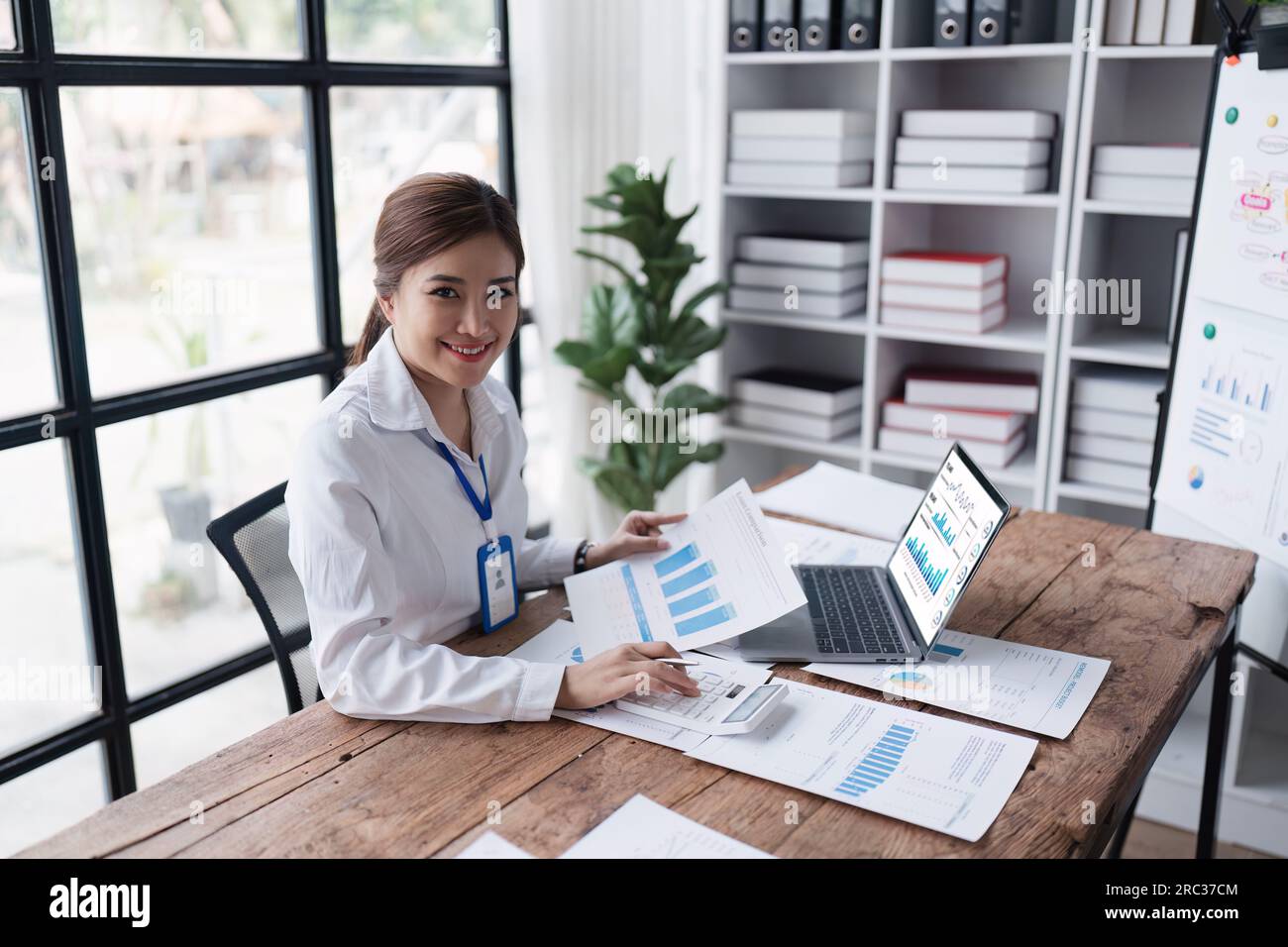 Professional analysis of business people success to make marketing ...