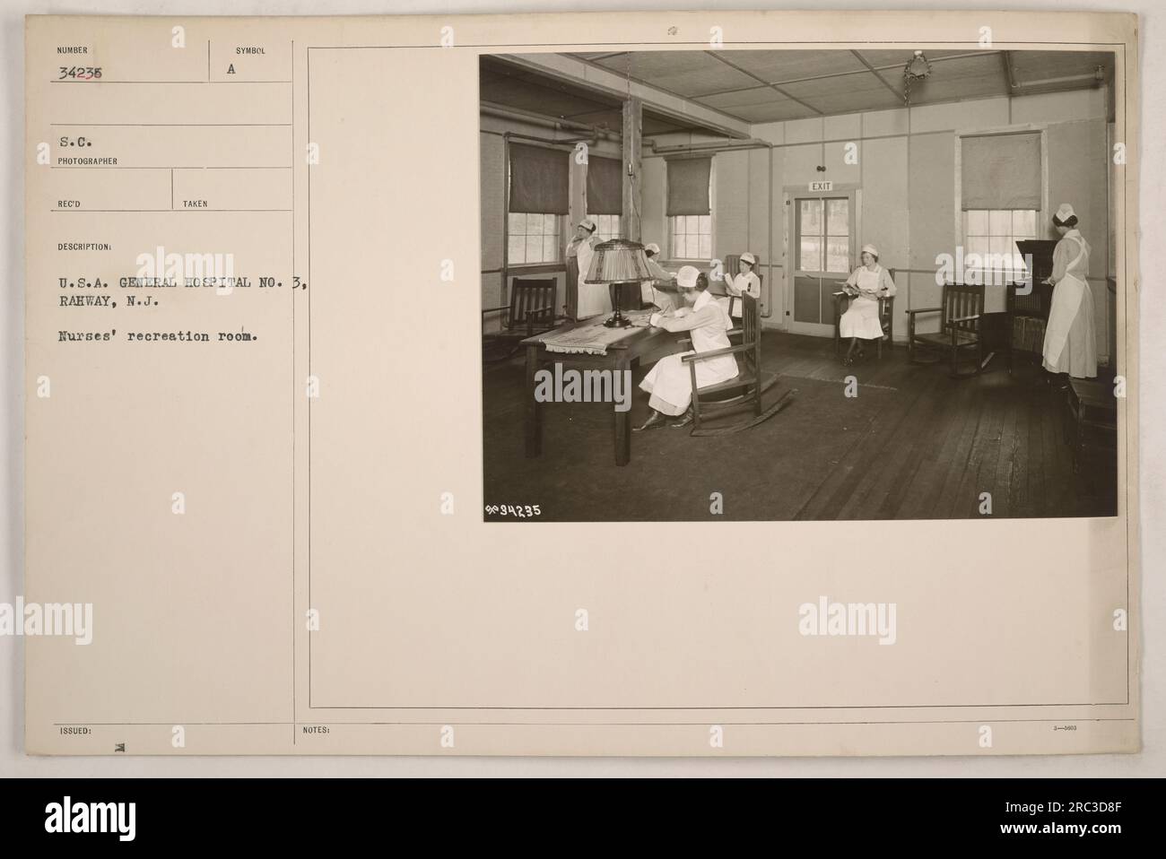 Nurses relax in the recreation room of U.S.A. General Hospital No. 3 in ...