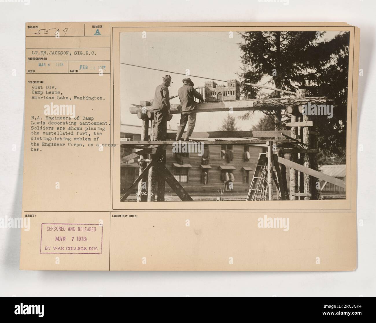 American soldiers from the 91st Division at Camp Lewis in American Lake ...