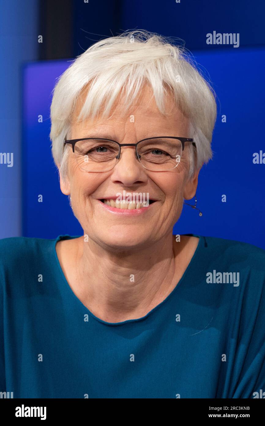 Ulrike HERRMANN, journalist, taz, portrait, portrait, cropped single ...