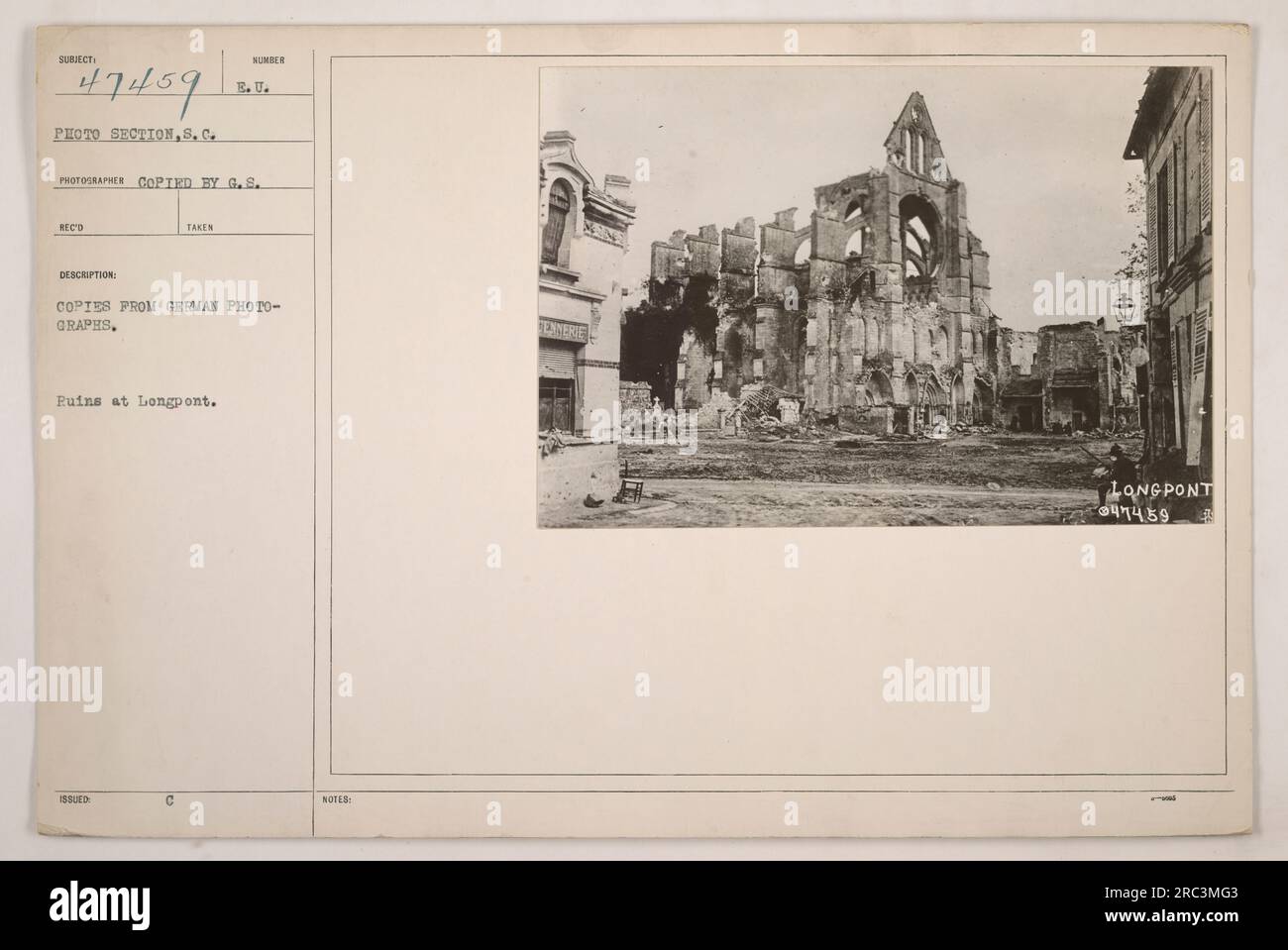 American soldiers documenting war ruins hi-res stock photography and ...
