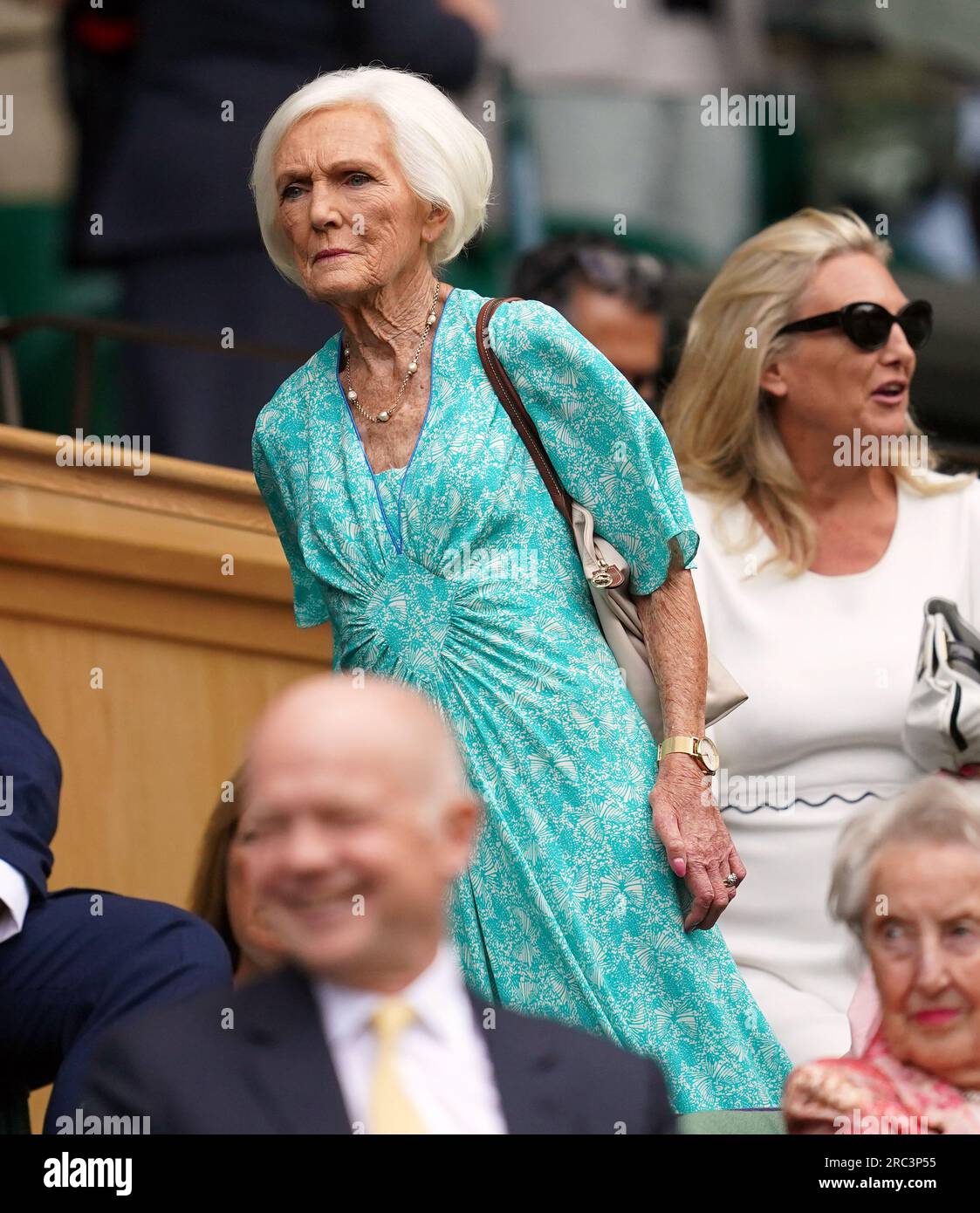 Dame mary berry hi-res stock photography and images - Alamy