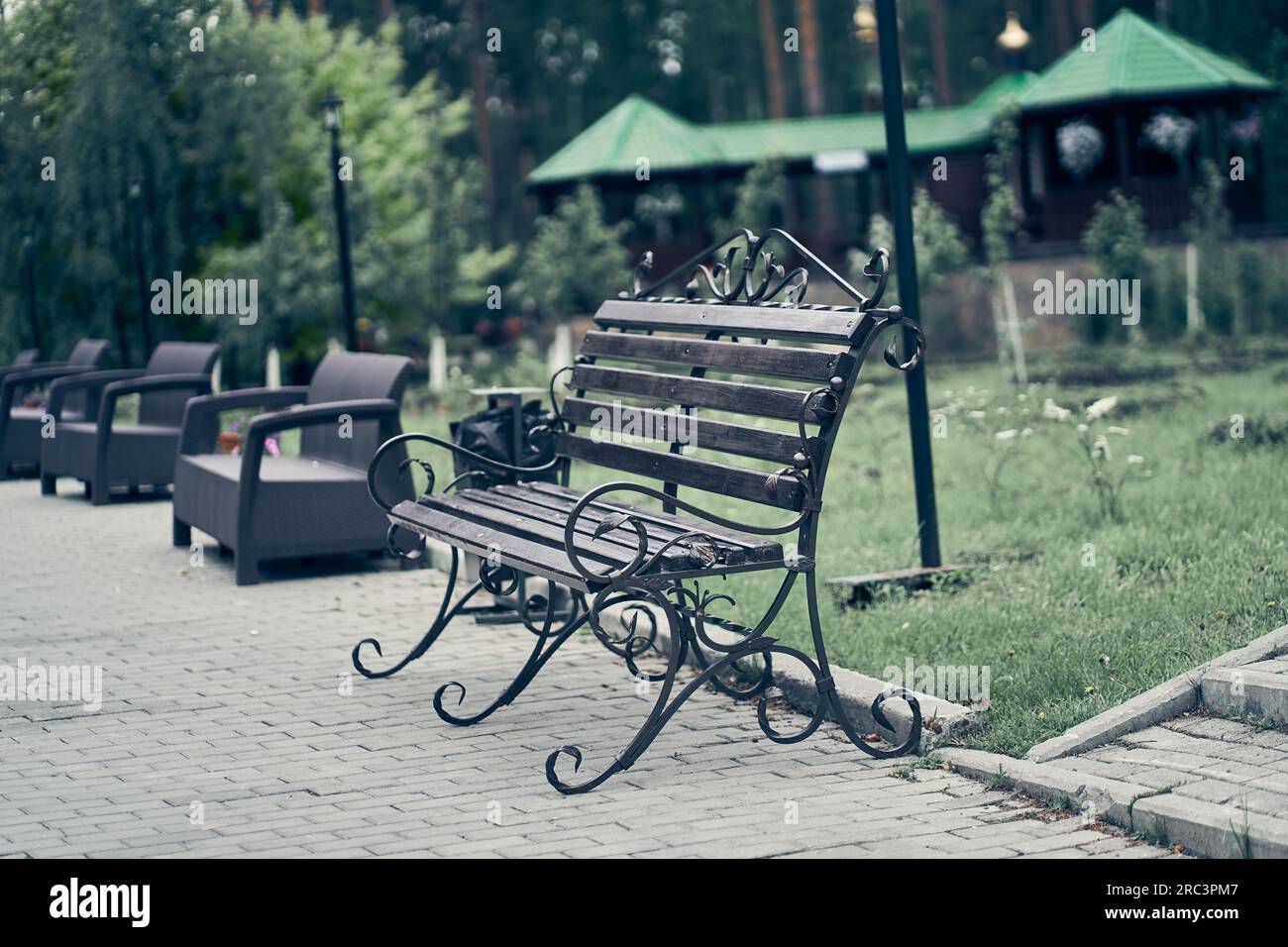 Wrought iron park benches hi-res stock photography and images - Alamy