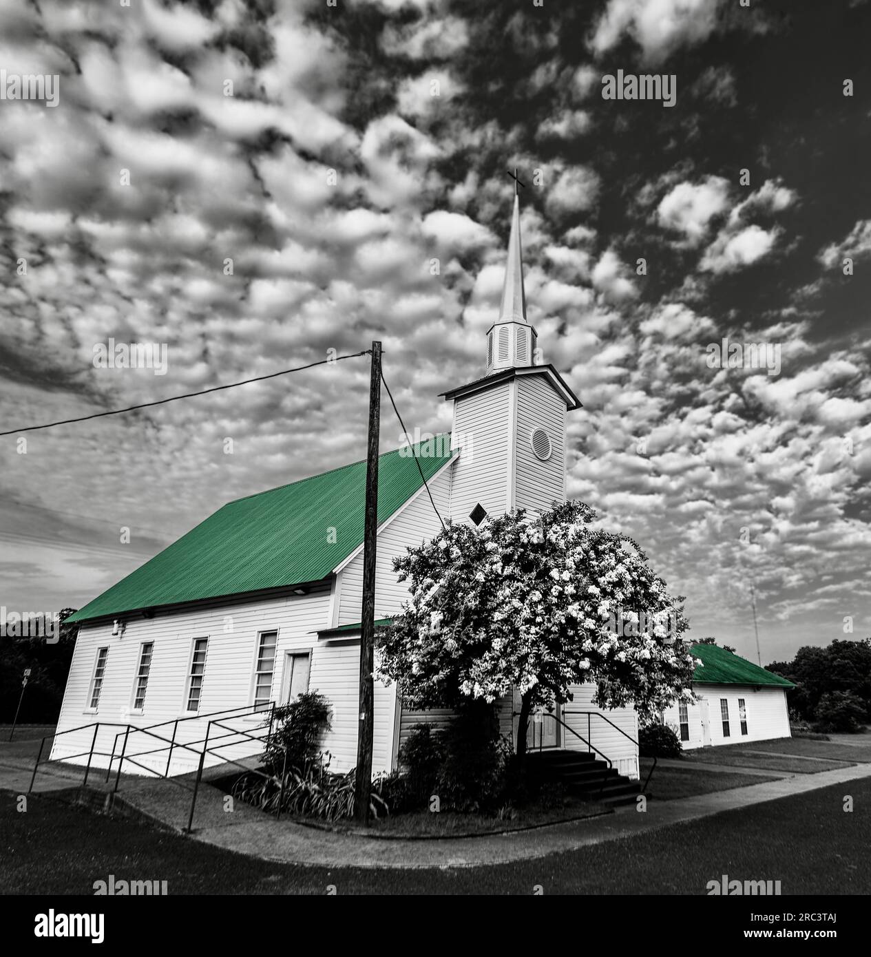 Small country chapel hi-res stock photography and images - Alamy