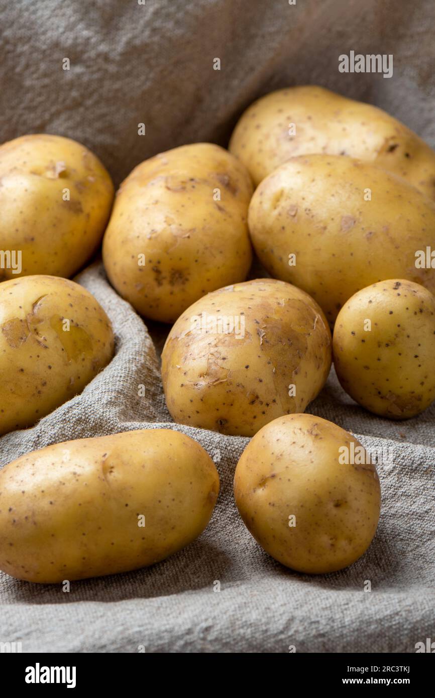 Washed potato hi-res stock photography and images - Alamy