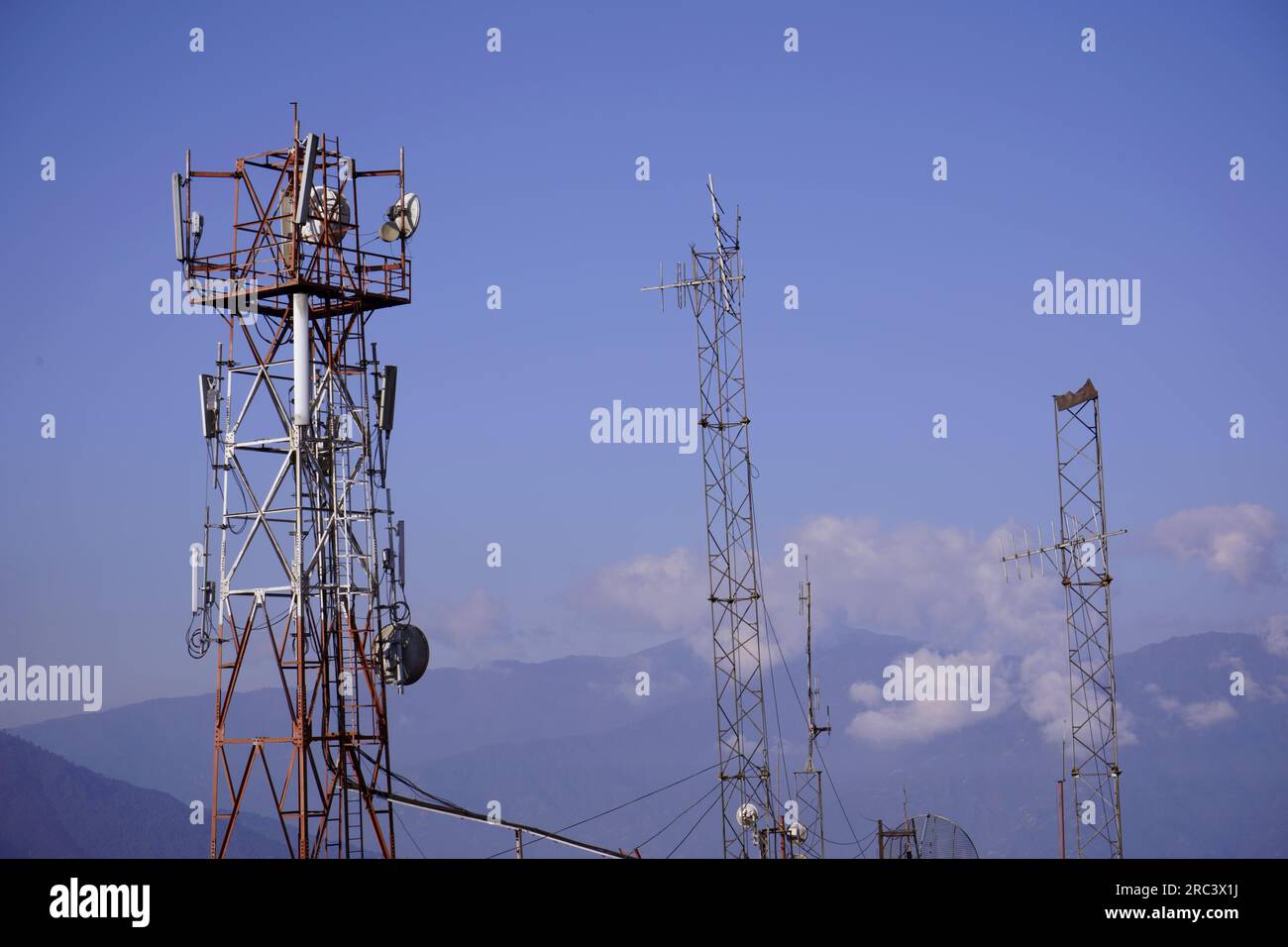 Towers stand hi-res stock photography and images - Alamy