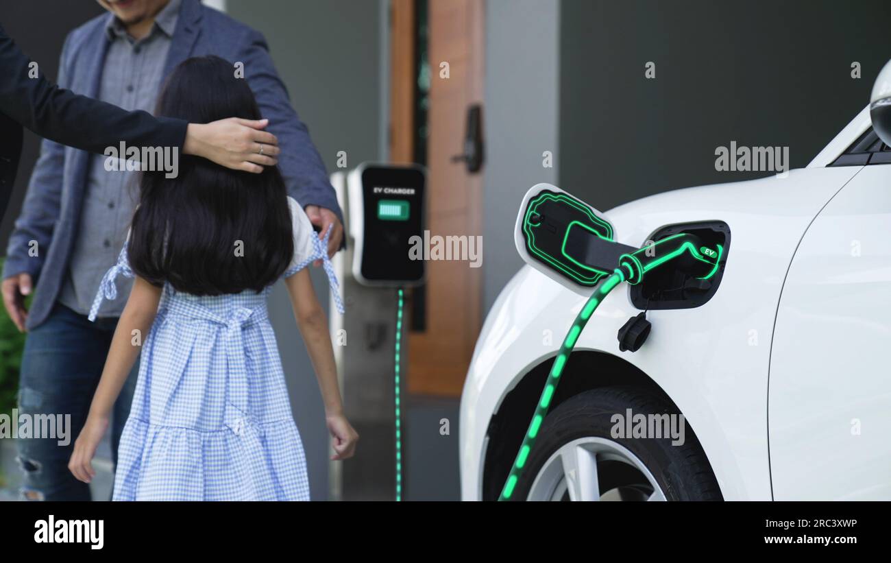 Futuristic family car hi-res stock photography and images - Alamy
