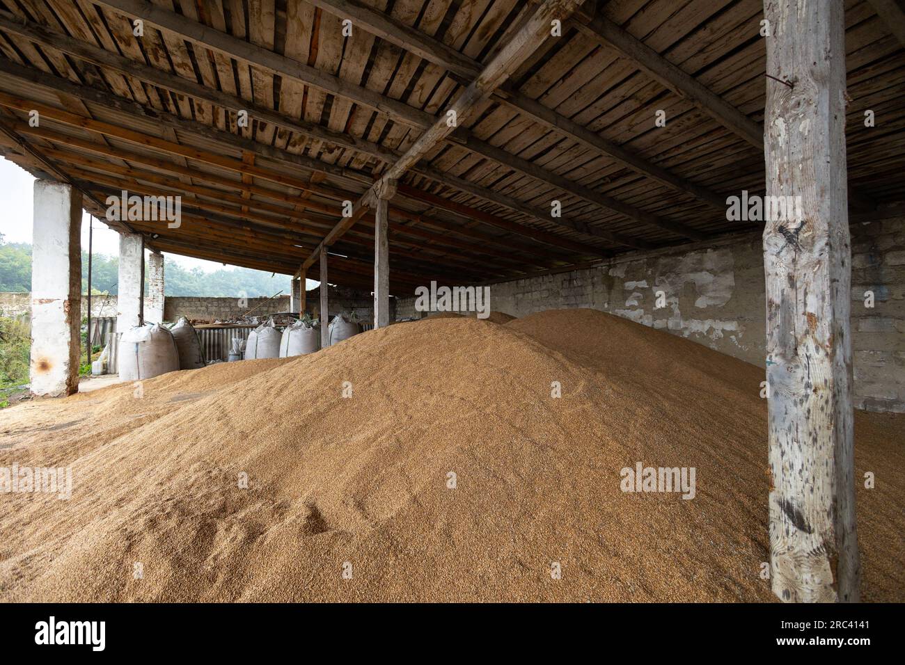 Old grain storage structure hi-res stock photography and images - Alamy