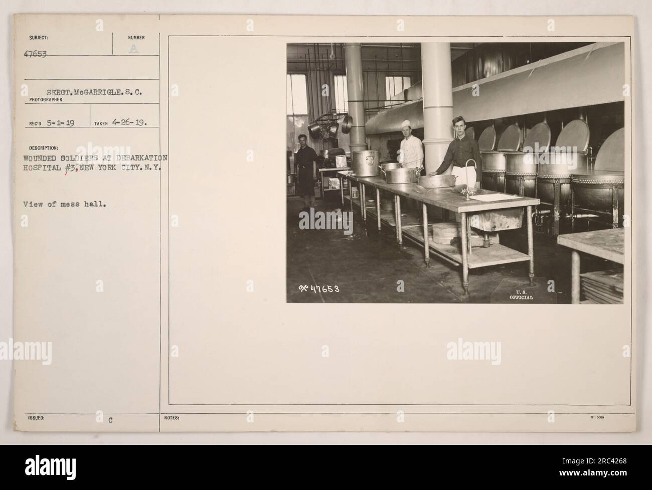 Wounded soldiers in the mess hall at Debarkation Hospital #3 in New ...