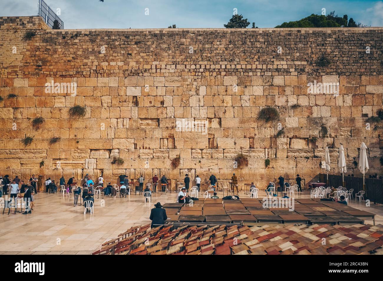 November 27, 2022 - Jerusalem, Israel. Tourist crowd and Jewish gather ...
