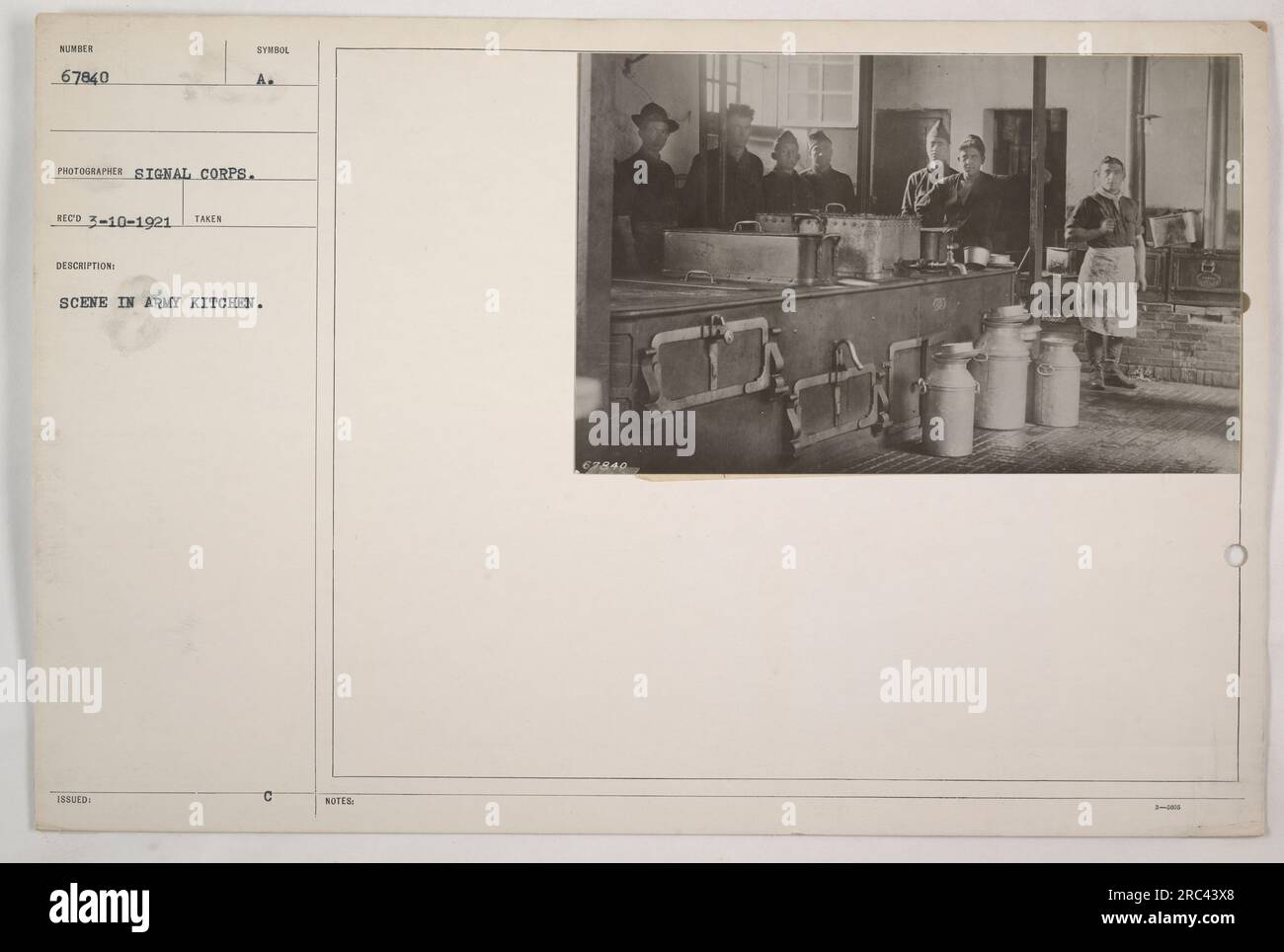 Army kitchen hi-res stock photography and images - Alamy