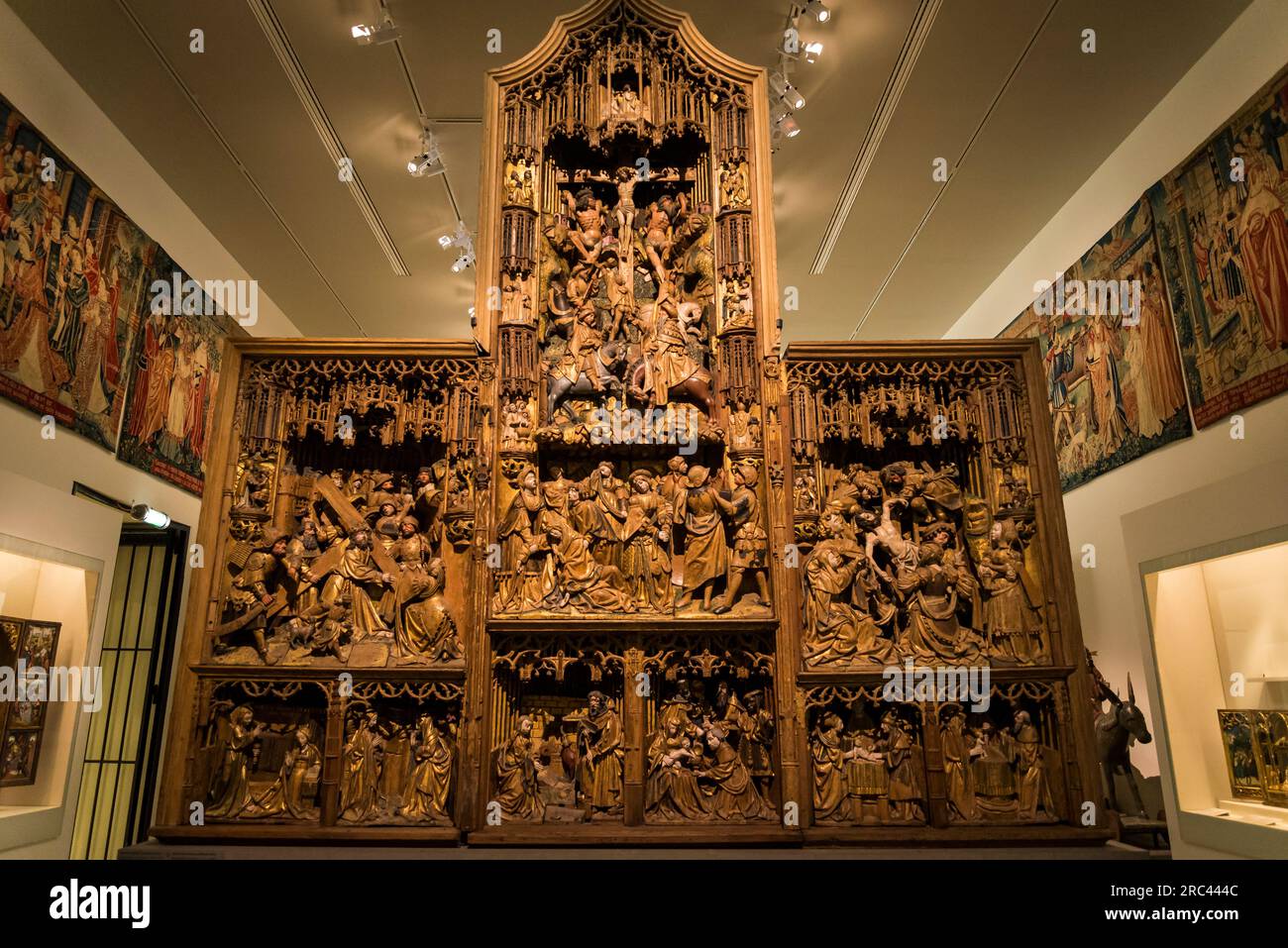 Wooden medieval altar, Cluny Museum - National Museum of the Middle ...