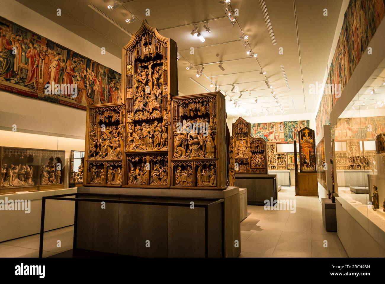 Wooden medieval altar, Cluny Museum - National Museum of the Middle ...