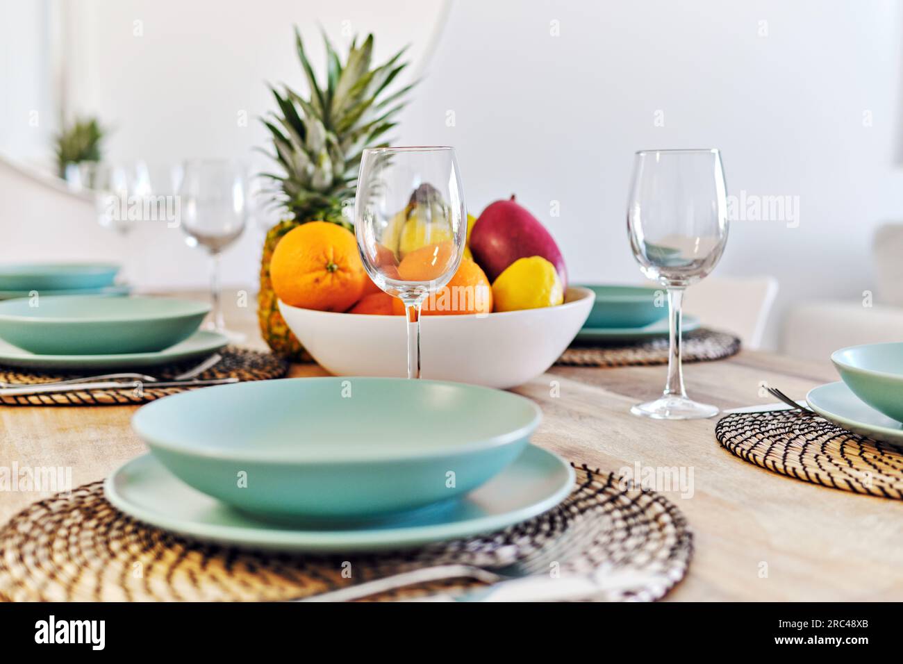 Empty family dinner table hi-res stock photography and images - Alamy