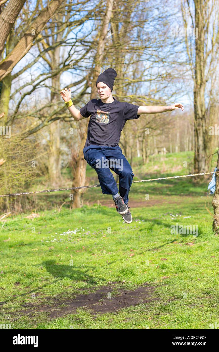 Rope walker hi-res stock photography and images - Alamy