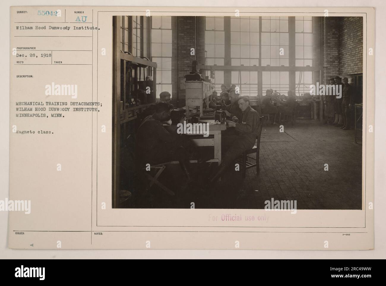 Soldiers receiving mechanical training at the Wilham Hood Dunwoody ...