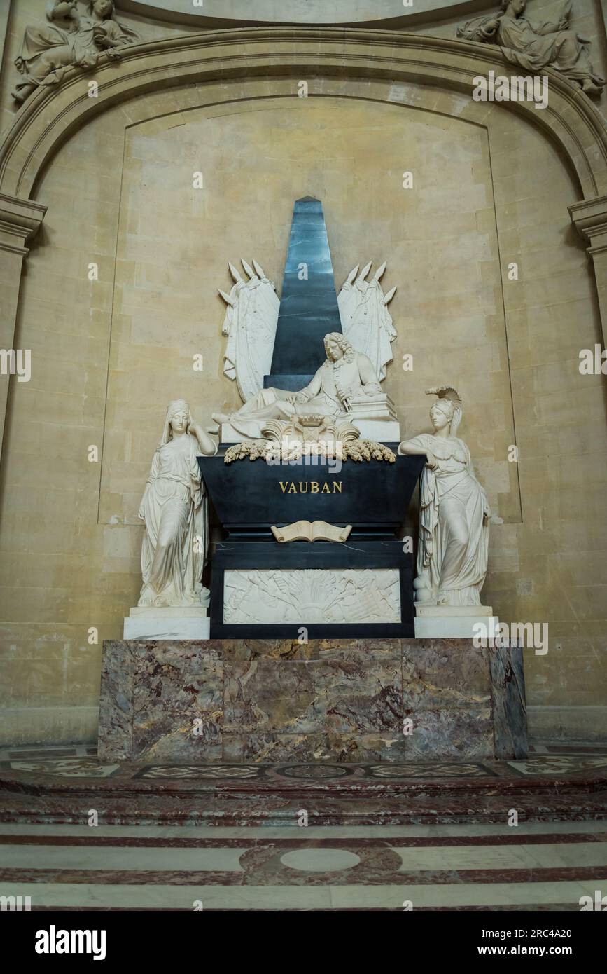 Memorial to Vauban, Dôme des Invalides - Tomb of Napoléon I, Army ...