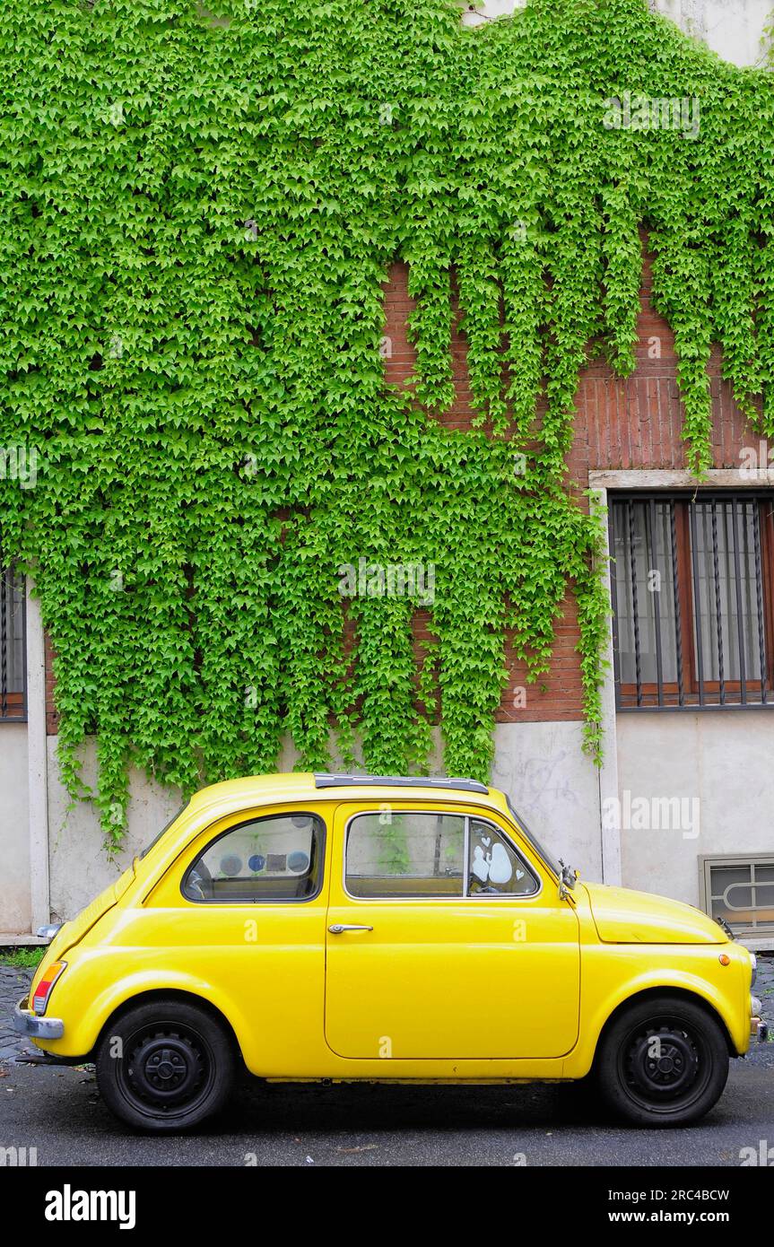 Yellow fiat 500 hi-res stock photography and images - Alamy
