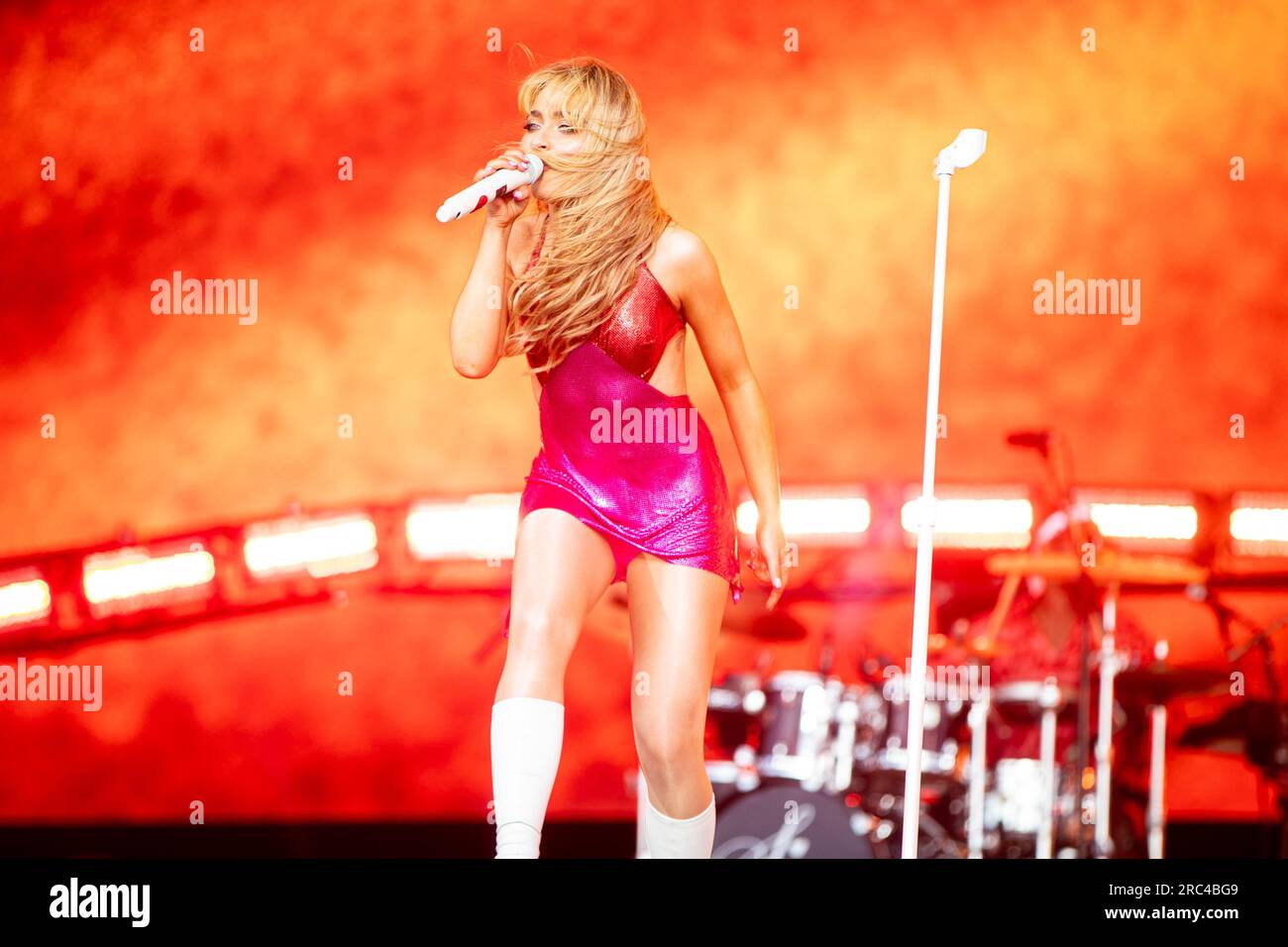 Sabrina carpenter hi-res stock photography and images - Alamy