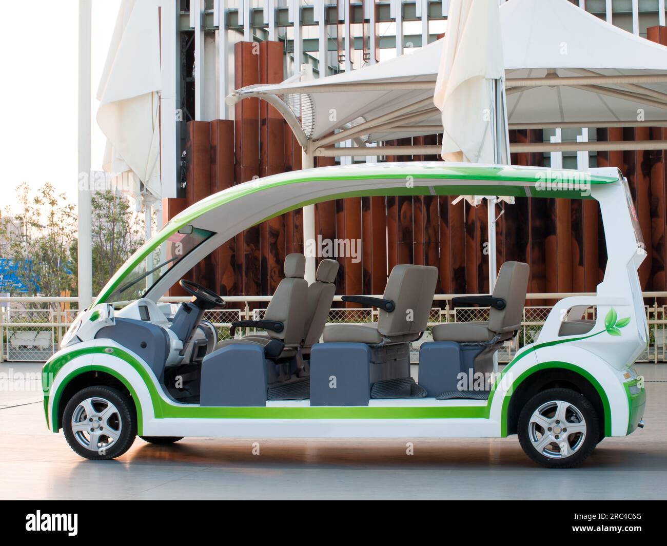 Motor taxi shanghai hi-res stock photography and images - Alamy