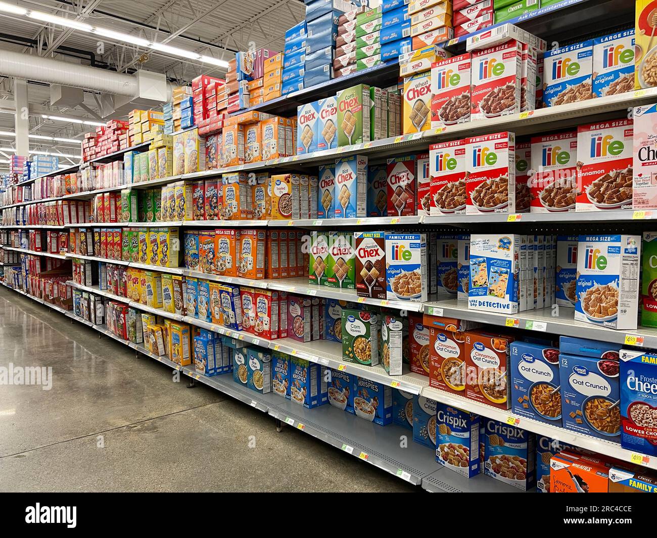 Kelloggs cereal display hi-res stock photography and images - Alamy