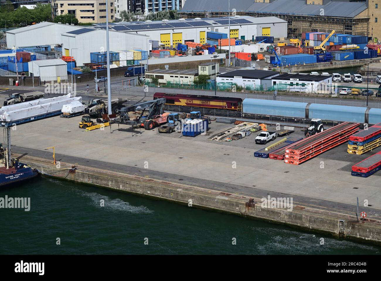 EWS Class 66 diesel-electric freight locomotive No 66083 heading a car ...