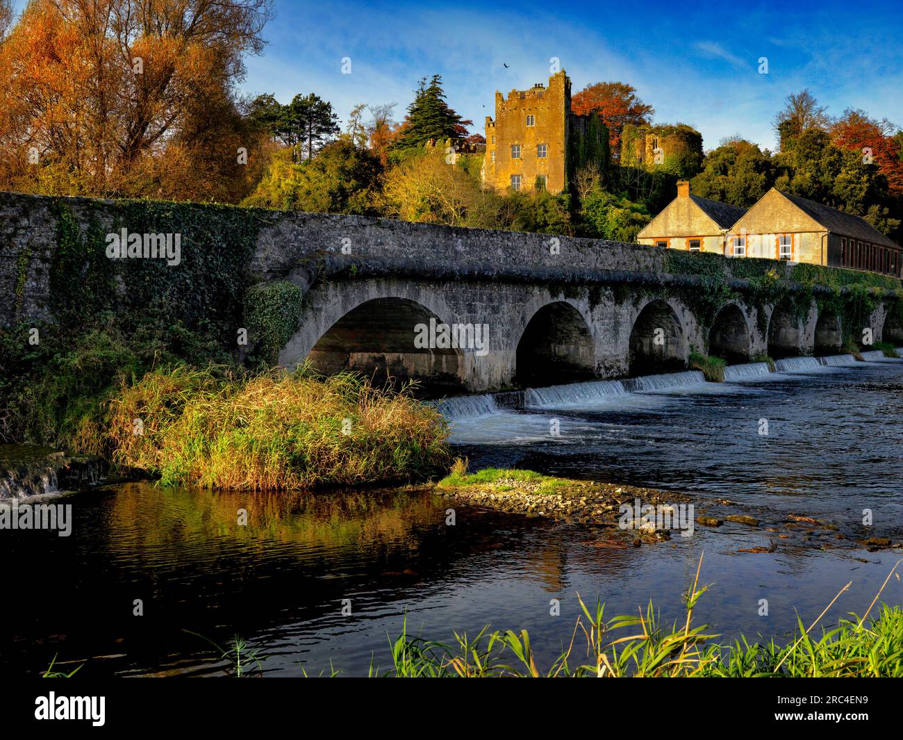 Ardfinnan castle hi-res stock photography and images - Alamy