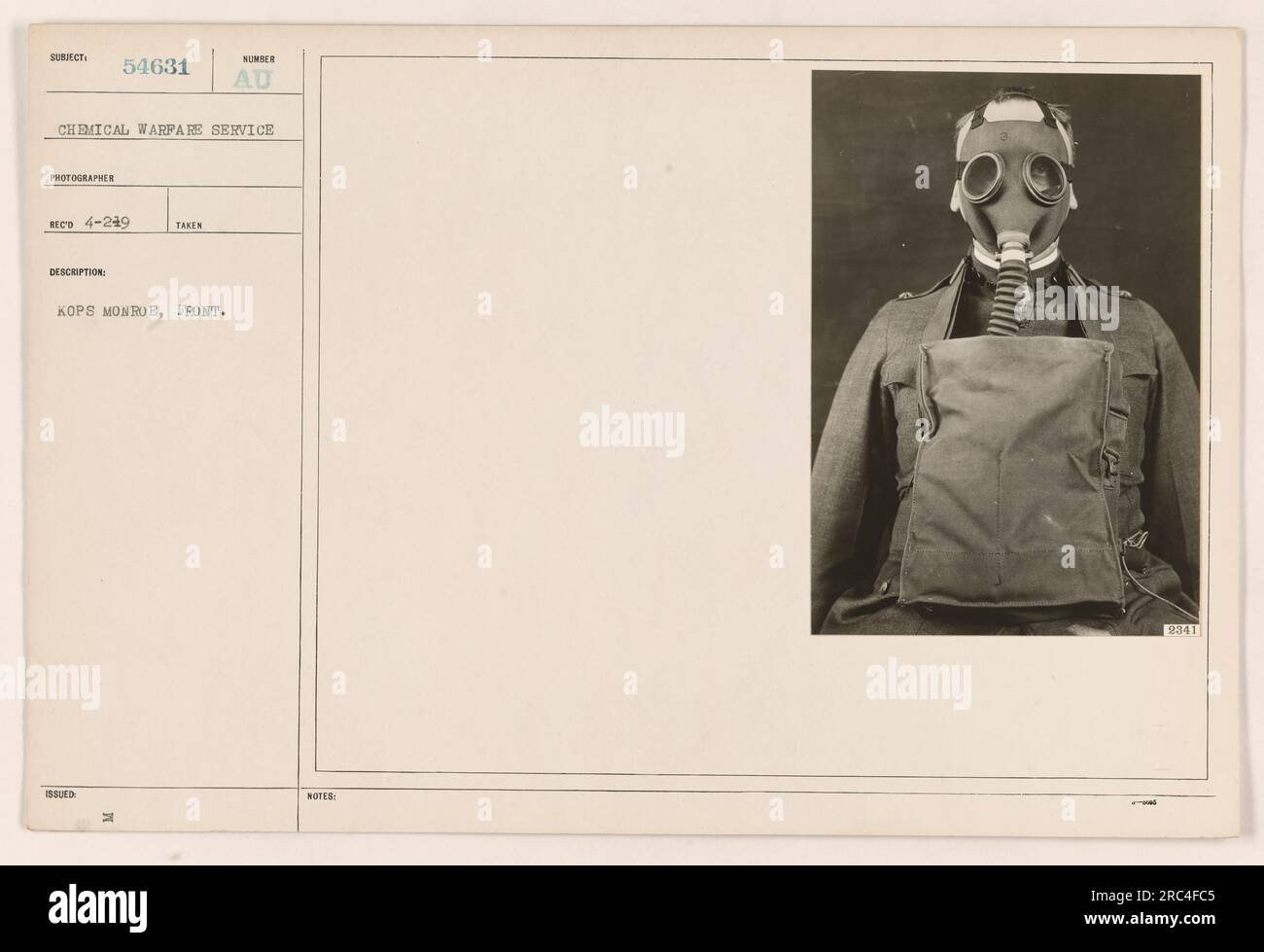 Soldiers undergoing training in chemical warfare during World War One ...