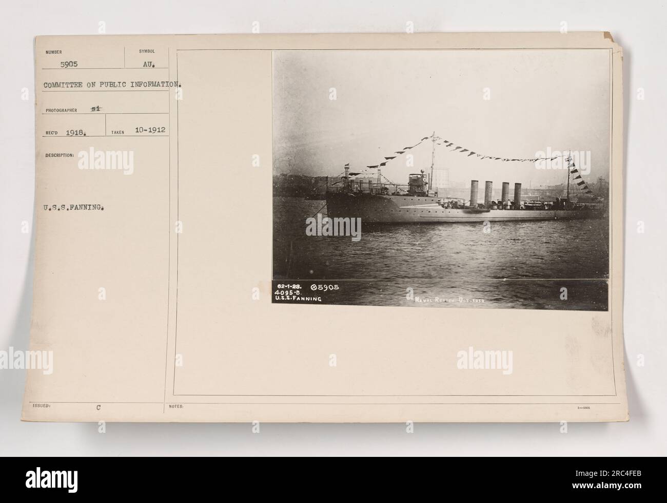 USS Fanning underway during World War I. This photograph, taken in ...