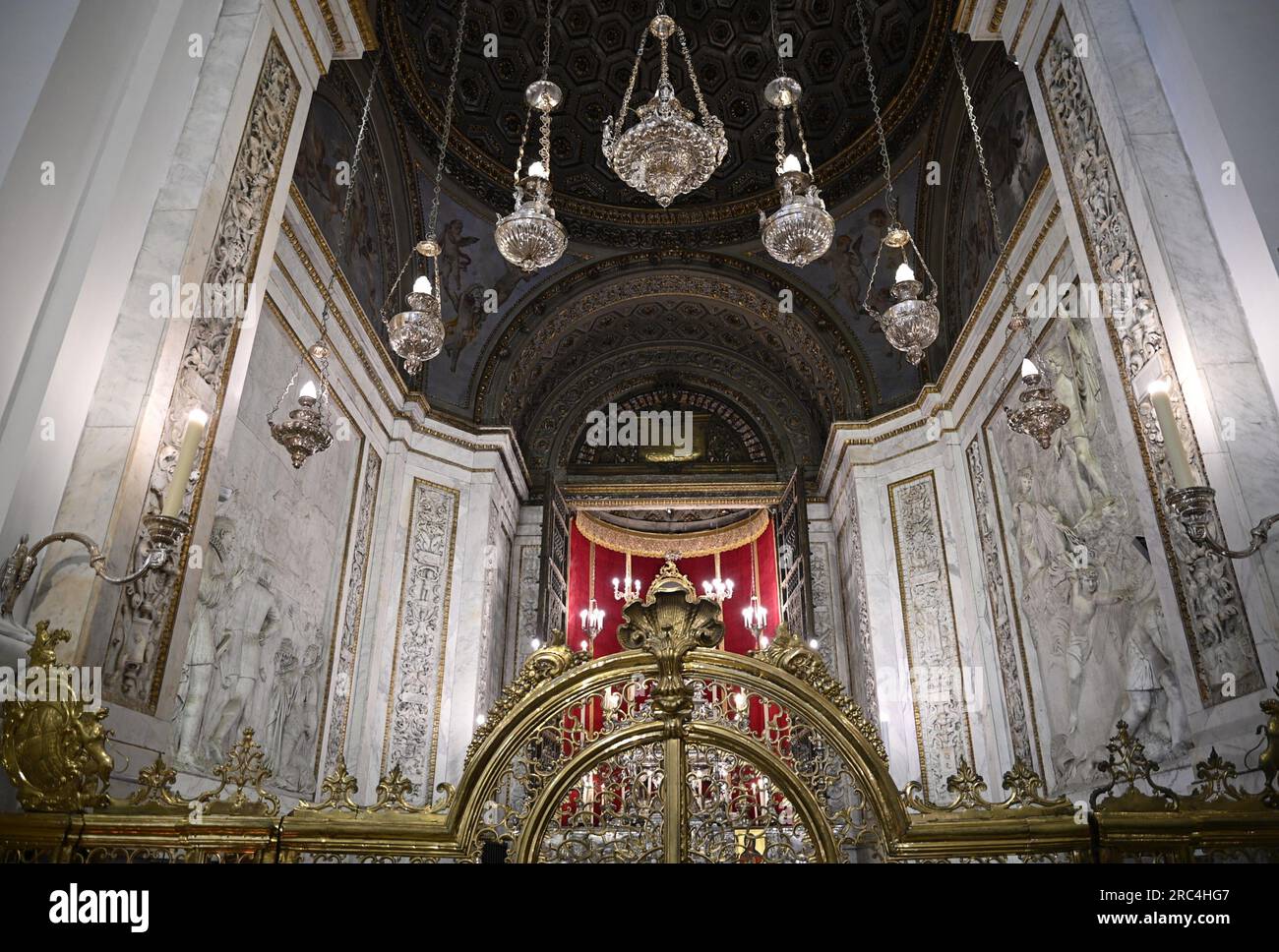 Scenic altar view of the Norman style Cattedrale di Palermo in Sicily ...