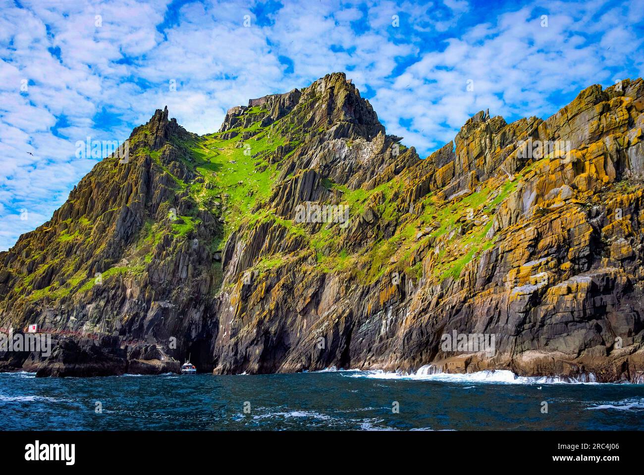 Beehive Huts at Skellig Michael, Skellig Islands, County Kerry, Ireland ...