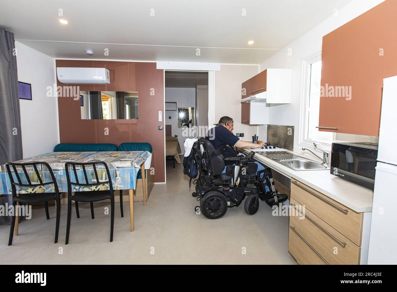 Pathway disabled access hi-res stock photography and images - Alamy