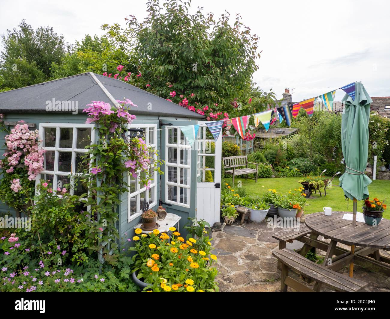 A summer house in a garden in Austwick in the Yorkshire Dales, UK Stock ...