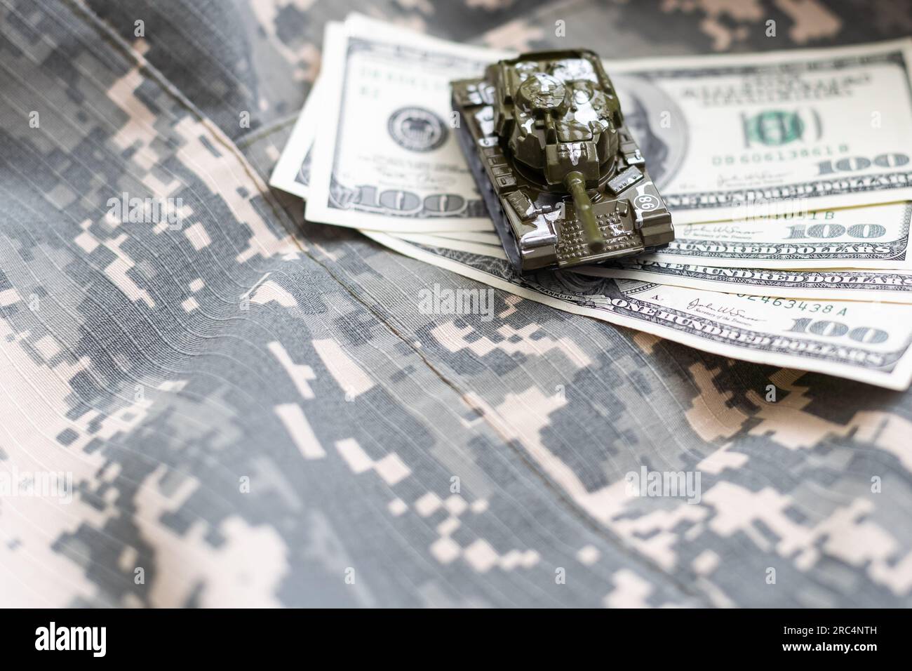 The tank on the us dollars Stock Photo - Alamy