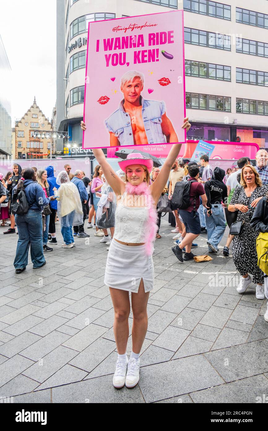 Barbie film fans hi-res stock photography and images - Alamy